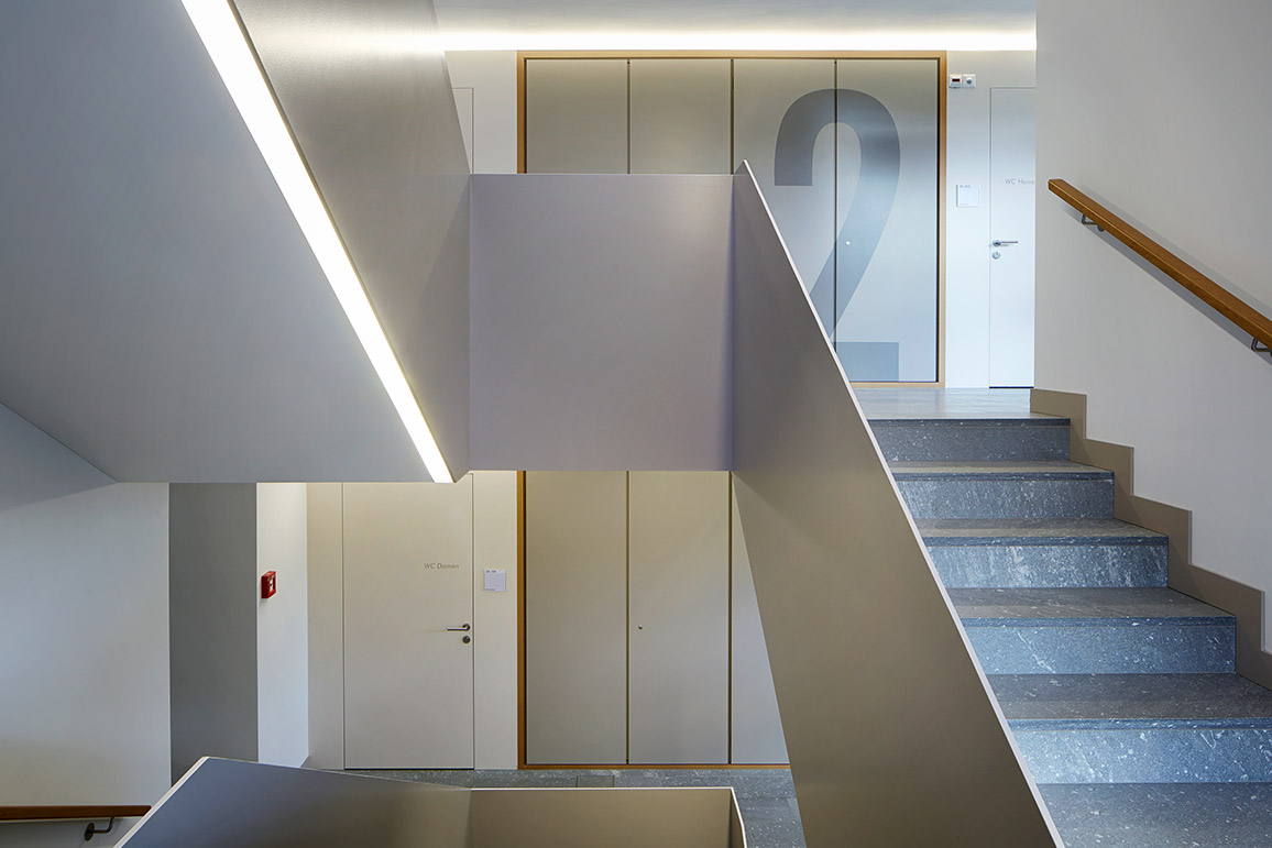 Steigzonen– Elektrofronten-Schränke – EI30 RF1, EI 60 RF1 - Frank Türen AG